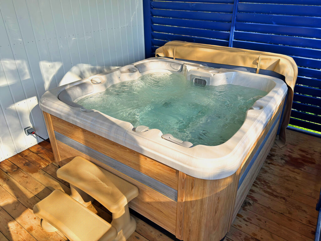 Mobil-home avec jacuzzi privatif : camping avec jacuzzi privatif au ...