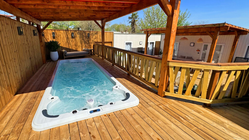 Mobil-home avec jacuzzi privatif : camping avec jacuzzi privatif au ...